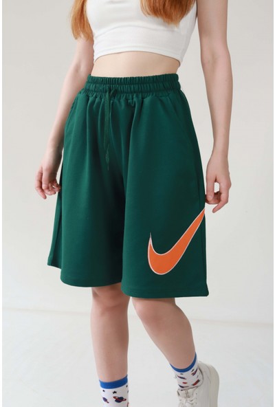 Nofilter Butik Koyu Yeşil Logo Bermuda Şort Nofilter Butik Koyu Yeşil Logo Bermuda Şort