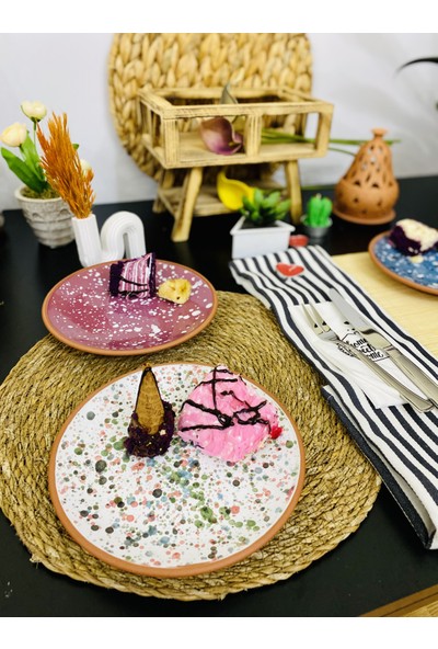 Abra Home Seramik Toprak El Yapımı 2’li Renkli Benekli 18 cm Pasta Tabağı Abra Home Seramik Toprak El Yapımı 2’li Renkli Benekli 18 cm Pasta Tabağı
