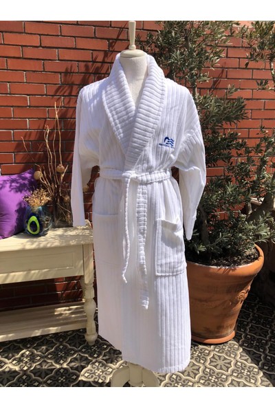 Dost Tekstil Dost Pamuklu Kadife Nakışlı Bornoz Dost Tekstil Dost Pamuklu Kadife Nakışlı Bornoz