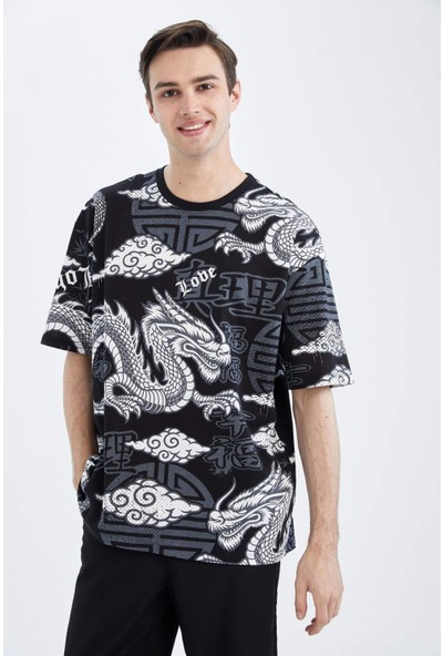 Oversize Fit Bisiklet Yaka Ejderha Baskılı Kısa Kollu TIŞÖRT X5858AZ22SM Oversize Fit Bisiklet Yaka Ejderha Baskılı Kısa Kollu TIŞÖRT X5858AZ22SM