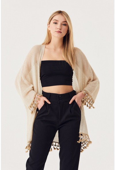 Kolları ve Etek Ucu Püsküllü Salaş Hırka