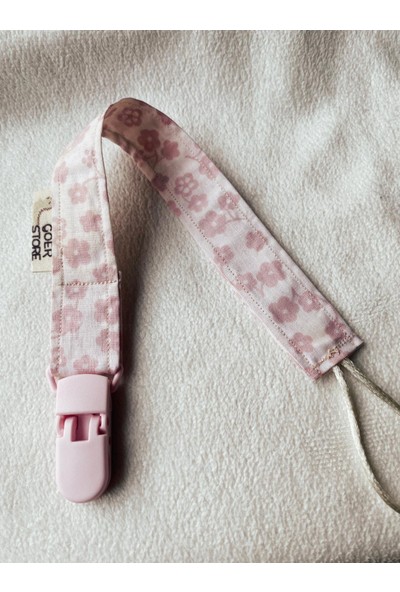 Soft Pembe Çiçek Detaylı Pamuk Bebek Emzik Askısı Soft Pembe Çiçek Detaylı Pamuk Bebek Emzik Askısı