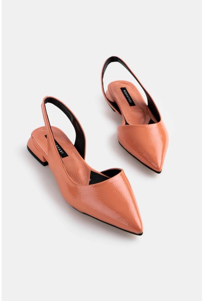 Nişantaşı Shoes Rita Turuncu Rugan Arka Lastik Detaylı Kadın Topuklu Babet Nişantaşı Shoes Rita Turuncu Rugan Arka Lastik Detaylı Kadın Topuklu Babet