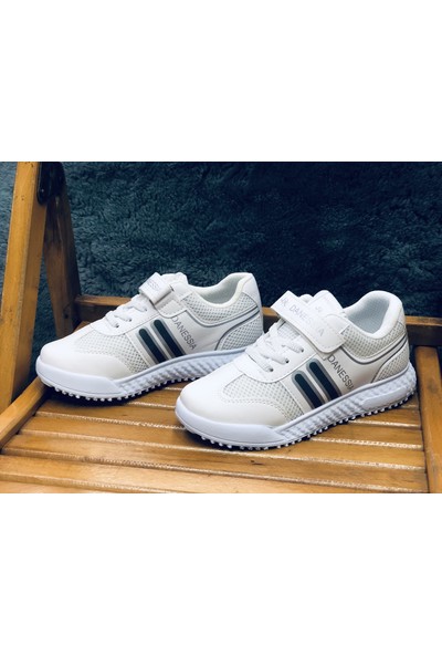 Kafkaslar Düz Beyaz Yeni Model Erkek Spor Ayakkabı Kafkaslar Düz Beyaz Yeni Model Erkek Spor Ayakkabı