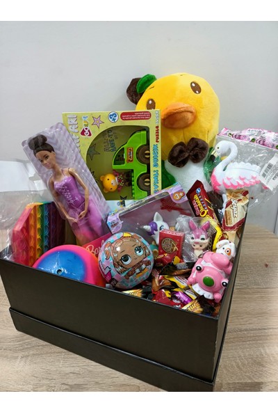 Tuzy Bi Dolu Kutu Kız Oyuncak ve Atıştırmalık