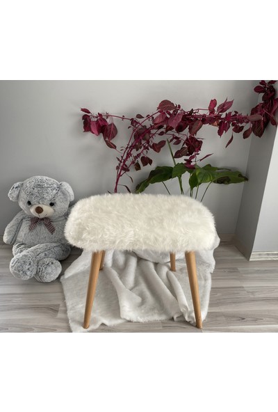 Messline -Ahşap Ayaklı Peluş Kumaş Dekoratif Puf Bench Makyaj Sandalyesi Krem 60X35 Messline -Ahşap Ayaklı Peluş Kumaş Dekoratif Puf Bench Makyaj Sandalyesi Krem 60X35