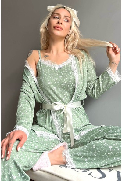 Pijama Evi Yeşil Yaprak Lale Desenli Sabahlıklı Pegasus Pijama Takımı Pijama Evi Yeşil Yaprak Lale Desenli Sabahlıklı Pegasus Pijama Takımı