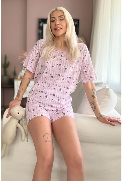 Pijama Evi Pembe Yıldız Tavşan Baskılı Şortlu Kadın Pijama Takımı