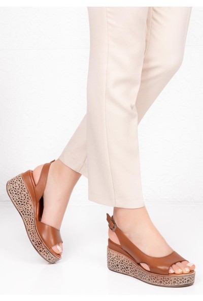 Bellacomfort Shoes Hakiki Deri Yüksek Dolgu Topuklu Ayakkabı - Taba C5001 Bellacomfort Shoes Hakiki Deri Yüksek Dolgu Topuklu Ayakkabı - Taba C5001