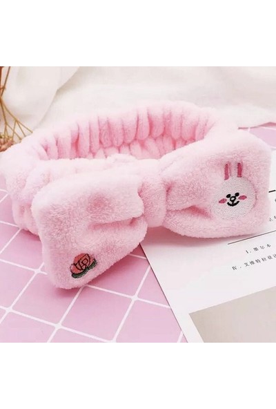 Courtesy Pembe Tavşan ve Gül Nakışlı Fiyonklu Peluş Spa Saç Bandı Courtesy Pembe Tavşan ve Gül Nakışlı Fiyonklu Peluş Spa Saç Bandı
