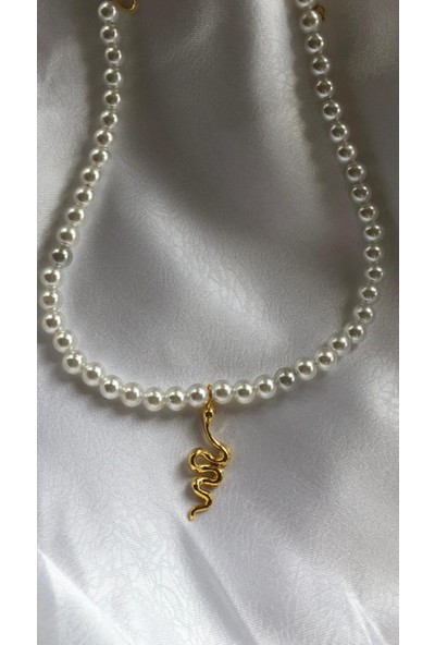 Rossetto Shoes İnci Yılan Uçlu Choker Kolye Rossetto Shoes İnci Yılan Uçlu Choker Kolye