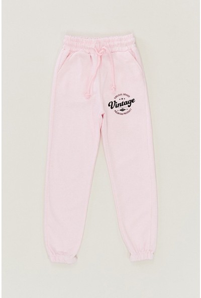 FullaModa Vintage Baskılı Paçası Lastikli Çocuk Jogger Eşofman Altı FullaModa Vintage Baskılı Paçası Lastikli Çocuk Jogger Eşofman Altı