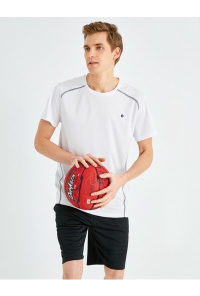 Koton Basklı Tişört Dikiş Detaylı Bisiklet Yaka Koton Basklı Tişört Dikiş Detaylı Bisiklet Yaka