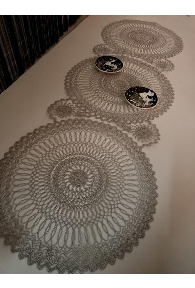 Kardelen 37 x 110 cm Örgü Kordonlu Salon Sehpa Örtüsü, Mutfak Masa Örtüsü / Runner / Ranır Kardelen 37 x 110 cm Örgü Kordonlu Salon Sehpa Örtüsü, Mutfak Masa Örtüsü / Runner / Ranır