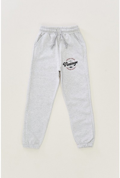 FullaModa Vintage Baskılı Paçası Lastikli Çocuk Jogger Eşofman Altı FullaModa Vintage Baskılı Paçası Lastikli Çocuk Jogger Eşofman Altı