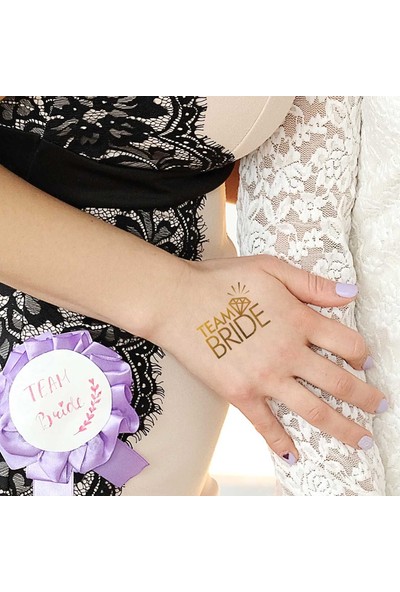 Tekli Bride Tattoo Model 5 - Altın Yaldız - 5,5 cm x 5,5 cm - Geçici Dövme Tekli Bride Tattoo Model 5 - Altın Yaldız - 5,5 cm x 5,5 cm - Geçici Dövme