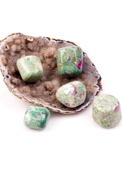 Taş Sandığı Ruby Fuksit Taşı Kütle Taş Sandığı Ruby Fuksit Taşı Kütle