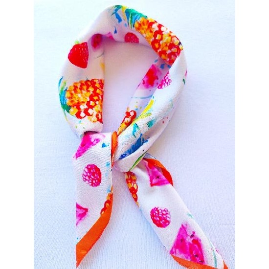 Soft Aksesuar Kare Saten Meyve Desenli Fular Fiyatı