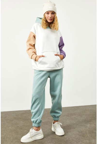 Xhan Beyaz Çok Renkli Kanguru Cepli Ikili Takım 2KXK8-46084-01 Xhan Beyaz Çok Renkli Kanguru Cepli Ikili Takım 2KXK8-46084-01