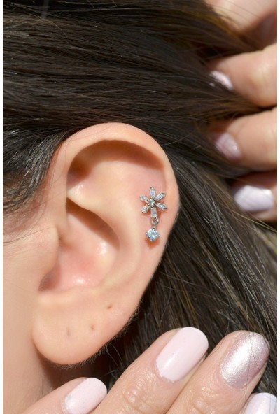 Sacce Scarves&Accessories Mini Kar Tanesi Helix Kıkırdak Küpesi Sacce Scarves&Accessories Mini Kar Tanesi Helix Kıkırdak Küpesi