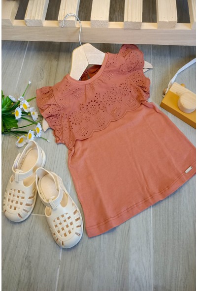 Kolları Fırfırlı Dantelli Bluz