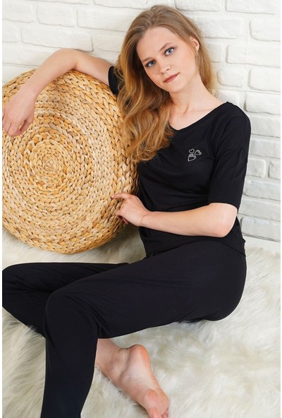 Eminna Taşlı Kalp Detaylı Kısa Kol V Yaka Pijama Takımı