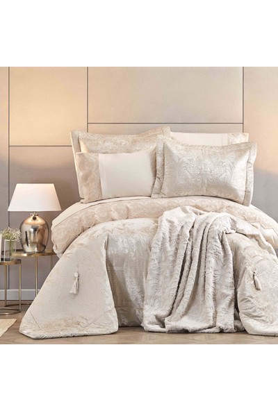 Karaca Home Valeria Best Gold 8 Parça Çeyiz Seti Karaca Home Valeria Best Gold 8 Parça Çeyiz Seti