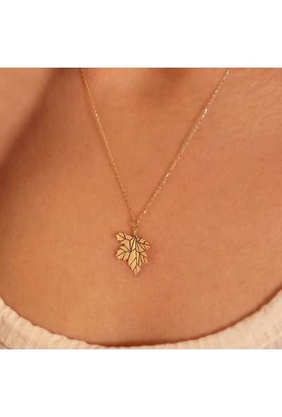 Adil Idil Kuyumculuk 14 Ayar Kıvrımlı Taşsız Yaprak Plaka Kolye Adil Idil Kuyumculuk 14 Ayar Kıvrımlı Taşsız Yaprak Plaka Kolye