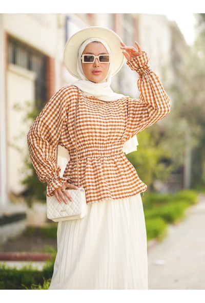 Bel ve Manşeti Büzgü Lastikli Kareli Bluz - Taba - Por La Cara