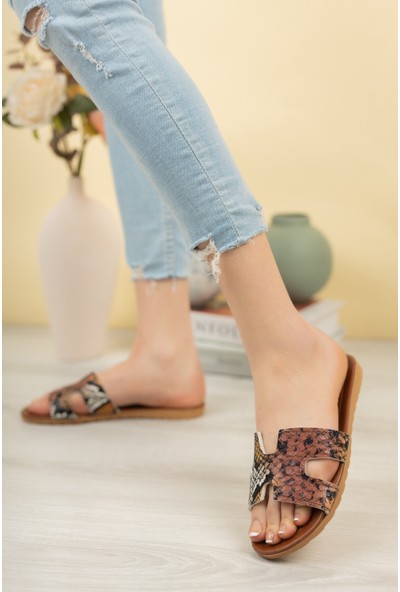 Terlik - Beyaz Kahverengi Yılan - Ayakkabı Havuzu Terlik - Beyaz Kahverengi Yılan - Ayakkabı Havuzu