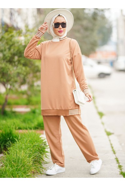 Por La Cara Etek ve Manşetleri Çizgili Lastikli Tunik&pantolon Ikili Takım - Vizon - Por La Cara Por La Cara Etek ve Manşetleri Çizgili Lastikli Tunik&pantolon Ikili Takım - Vizon - Por La Cara