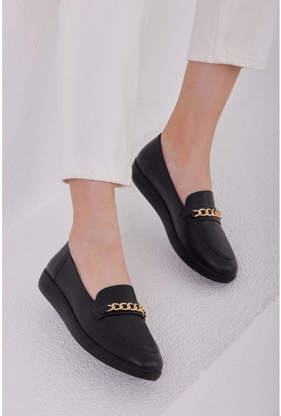 Madamra Siyah Kadın Zincir Detaylı Babet Madamra Siyah Kadın Zincir Detaylı Babet