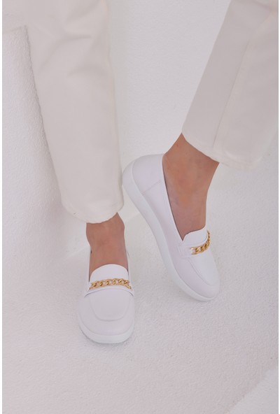 Madamra Beyaz Kadın Zincir Detaylı Babet Madamra Beyaz Kadın Zincir Detaylı Babet