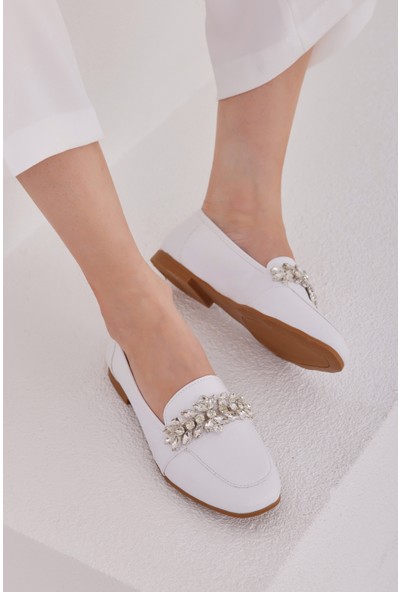 Madamra Beyaz Kadın Taş Detaylı Babet