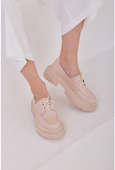 Madamra Krem Kadın Bağcık Detaylı Tırtıklı Kalın Tabanlı Loafer Ayakkabı Madamra Krem Kadın Bağcık Detaylı Tırtıklı Kalın Tabanlı Loafer Ayakkabı