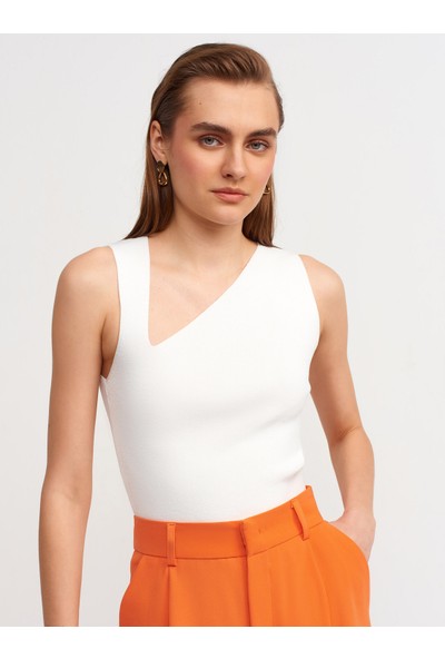 10175 Yan V Yaka Triko Crop-Ekru