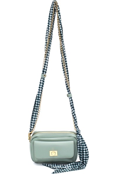 Kadın Aksesuarlı Çapraz Çanta