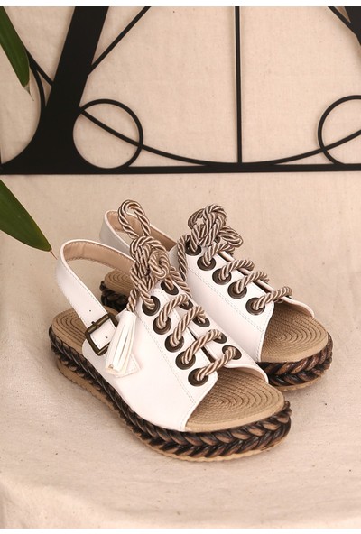 Shoecide Beyaz Cilt Bağcıklı Sandalet Shoecide Beyaz Cilt Bağcıklı Sandalet