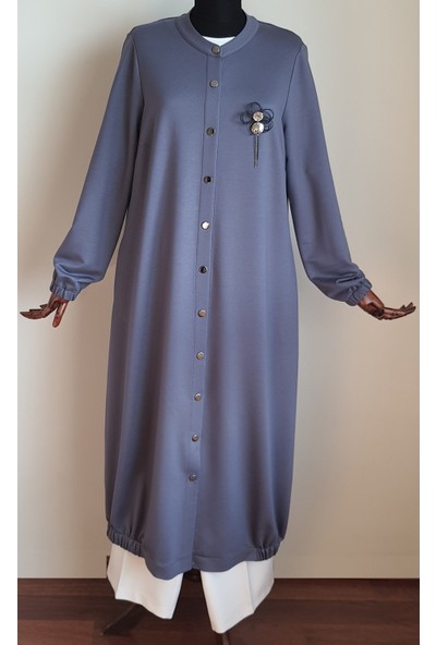 Defrina Marka Önden Çıtçıtlı Broşlu Uzun Ceket (Giyçık) Defrina Marka Önden Çıtçıtlı Broşlu Uzun Ceket (Giyçık)