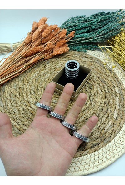 Aradığın Şeyler Musta Görünümlü Parmak Yüzük Dekoratif Işlemeli