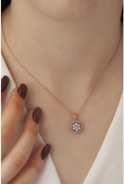 Ateş Gold 925 Ayar Gümüş Kolye Modeli Ateş Gold 925 Ayar Gümüş Kolye Modeli