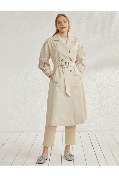 KAYRA Lazer Kesim Nakışlı Trençkot Krem KA-B22-14001 KAYRA Lazer Kesim Nakışlı Trençkot Krem KA-B22-14001