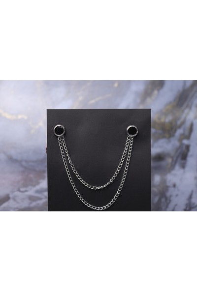 Ars Magic Box Silver Gümüş Zincirli Ceket Yaka Iğnesi Ars Magic Box Silver Gümüş Zincirli Ceket Yaka Iğnesi