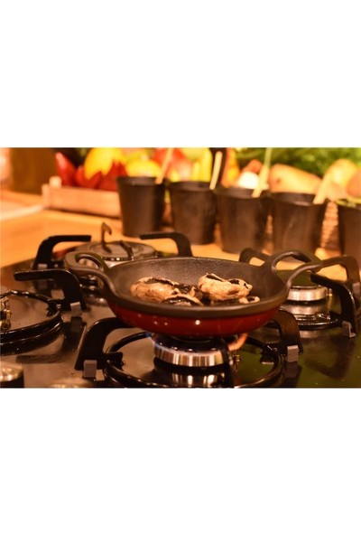 Qalitte Bambum Caste Döküm Sahan Kirmizi 16 cm Qalitte Bambum Caste Döküm Sahan Kirmizi 16 cm