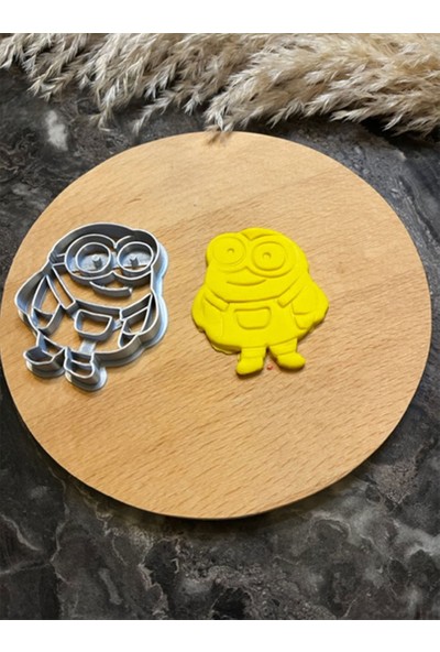 Small Shapes Minions Kurabiye Kalıbı ve Habur Kesici Small Shapes Minions Kurabiye Kalıbı ve Habur Kesici
