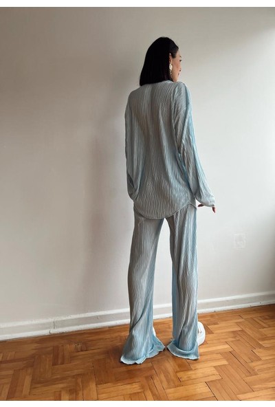 Seda Yalçın Atelier Bebe Mavi Yırtmaçlı Fitilli Gömlekli Kadın Oversize Takım Seda Yalçın Atelier Bebe Mavi Yırtmaçlı Fitilli Gömlekli Kadın Oversize Takım