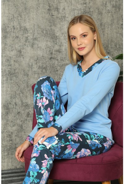 Confeo V Yaka Mavi Gül Desenli Pijama Takımı Confeo V Yaka Mavi Gül Desenli Pijama Takımı