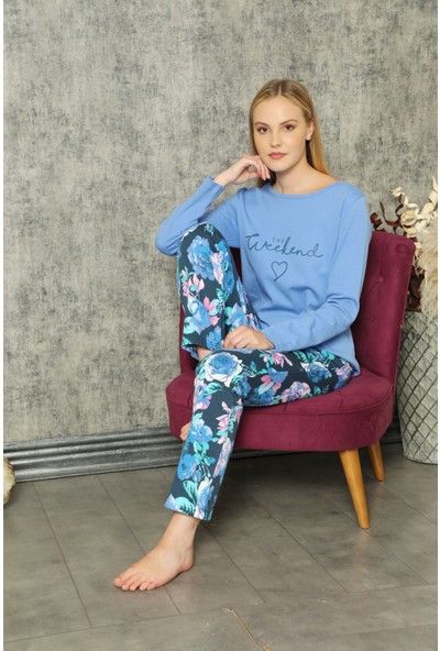 Confeo Yayık Yaka Önü Baskılı Mavi Gül Desenli Pijama Takımı Confeo Yayık Yaka Önü Baskılı Mavi Gül Desenli Pijama Takımı