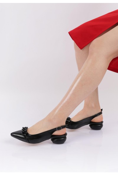 Dgn PM309-K5900-1-22Y Kadın Burgu Aksesuarlı Sıvrı Burun Galvanız Topuklu Ayakkabı