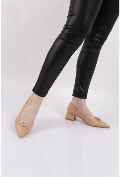 Dgn PM464-K100-22Y Kadın Incı Tokalı Sıvrı Burun Topuklu Ayakkabı